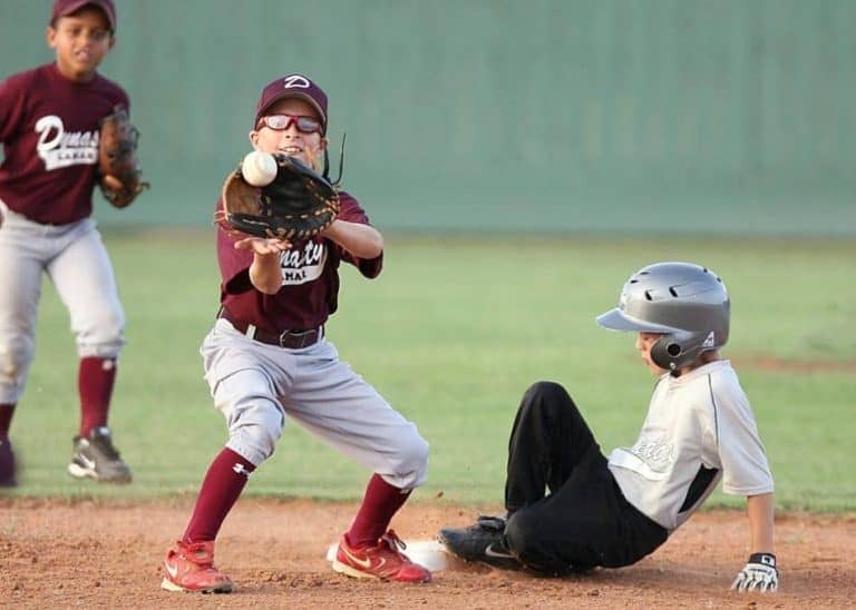Travel Baseball: Weighing the Pros and Cons - Coaching Kidz
