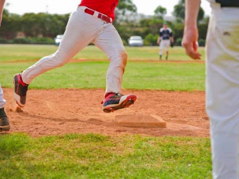 Teaching Youth Baseball Players How to Run the Bases - Coaching Kidz