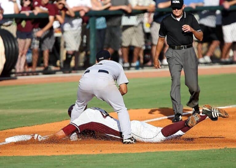 What Is a Fielder’s Choice in Baseball? A Complete Guide - Coaching Kidz