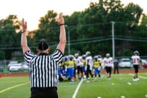 What Is a Screen Pass in Football? The Ultimate Guide - Coaching Kidz