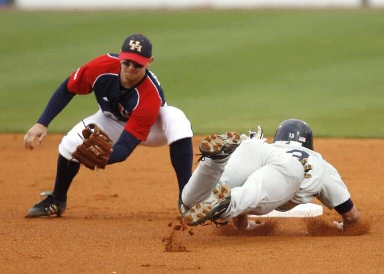 What Is a Shortstop in Baseball? A Positional Guide - Coaching Kidz